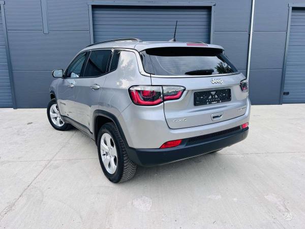 Grey Jeep Compass 2017 in Utena, with an engine capacity of 1.96 L and mileage of 220 thousand km for 12150 €, photo 9 on AUTOMOTO.COM.LV