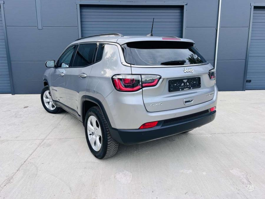 Pelēks Jeep Compass 2017 Utena, ar dzinēja tilpumu 1.96 L un nobraukumu 220 tūkst. km par 12150 €, foto 9 vietnē AUTOMOTO.COM.LV