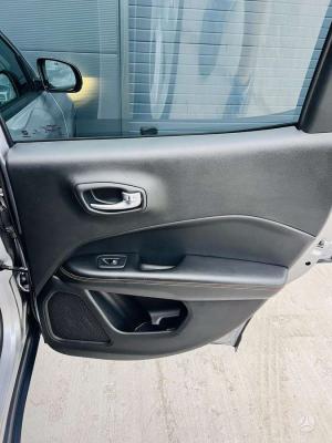 Pelēks Jeep Compass 2017 Utena, ar dzinēja tilpumu 1.96 L un nobraukumu 220 tūkst. km par 12150 €, foto 20 vietnē AUTOMOTO.COM.LV