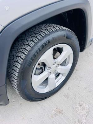 Pelēks Jeep Compass 2017 Utena, ar dzinēja tilpumu 1.96 L un nobraukumu 220 tūkst. km par 12150 €, foto 30 vietnē AUTOMOTO.COM.LV