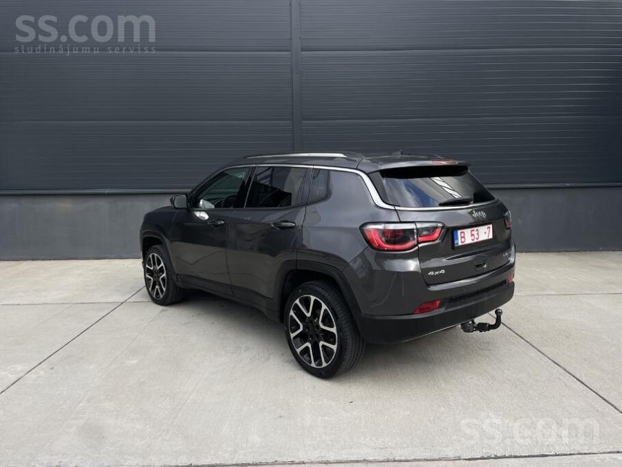 Pelēks Jeep Compass 2017 Rīga, ar dzinēja tilpumu 2.00 L un nobraukumu 161 tūkst. km par 9600 €, foto 5 vietnē AUTOMOTO.COM.LV