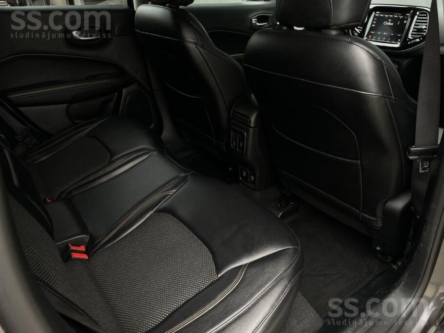 Pelēks Jeep Compass 2017 Rīga, ar dzinēja tilpumu 2.00 L un nobraukumu 161 tūkst. km par 9600 €, foto 9 vietnē AUTOMOTO.COM.LV