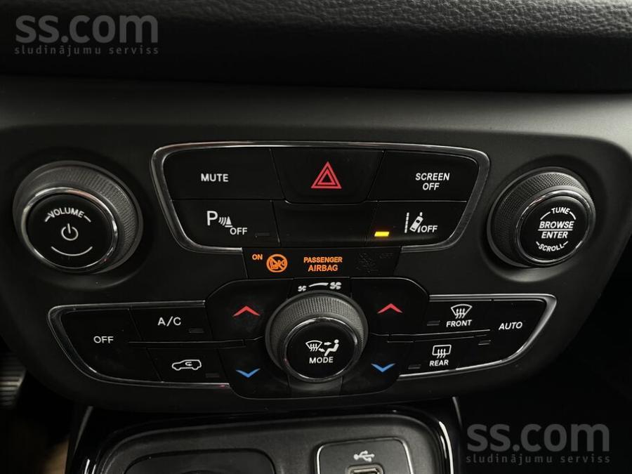 Pelēks Jeep Compass 2017 Rīga, ar dzinēja tilpumu 2.00 L un nobraukumu 161 tūkst. km par 9600 €, foto 12 vietnē AUTOMOTO.COM.LV