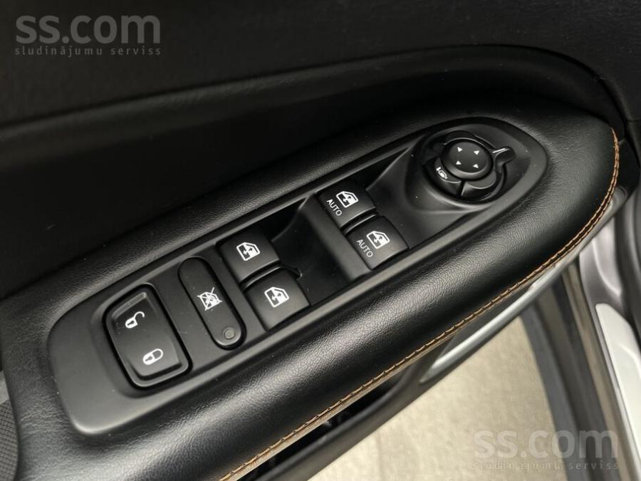 Pelēks Jeep Compass 2017 Rīga, ar dzinēja tilpumu 2.00 L un nobraukumu 161 tūkst. km par 9600 €, foto 15 vietnē AUTOMOTO.COM.LV