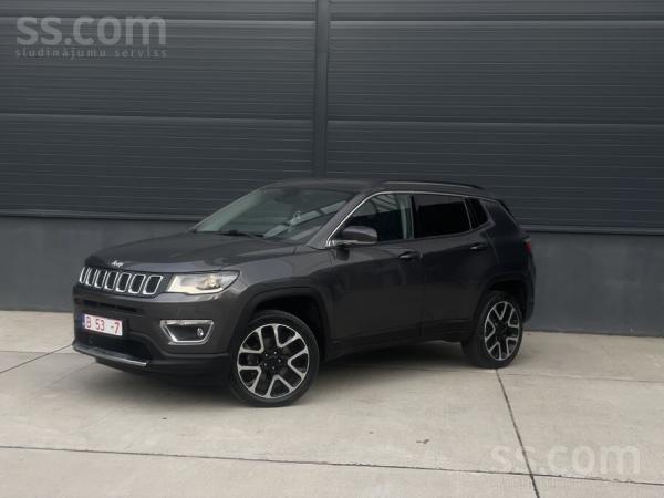 Grey Jeep Compass 2017 in Riga, with an engine capacity of 2.00 L and mileage of 161 thousand km for 9600 €, photo 1 on AUTOMOTO.COM.LV