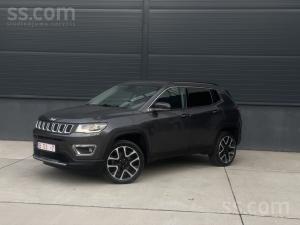 Pelēks Jeep Compass 2017 Rīga, ar dzinēja tilpumu 2.00 L un nobraukumu 161 tūkst. km par 9600 €, foto 1 vietnē AUTOMOTO.COM.LV
