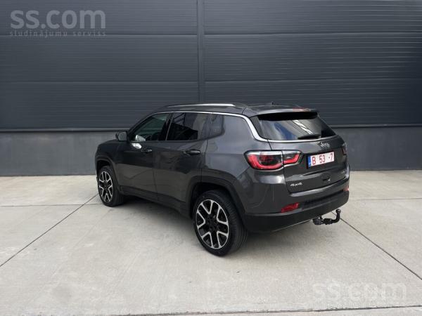 Grey Jeep Compass 2017 in Riga, with an engine capacity of 2.00 L and mileage of 161 thousand km for 9600 €, photo 5 on AUTOMOTO.COM.LV