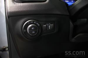 Pelēks Jeep Compass 2018 Rīga, ar dzinēja tilpumu 1.40 L un nobraukumu 104 tūkst. km par 7050 €, foto 10 vietnē AUTOMOTO.COM.LV