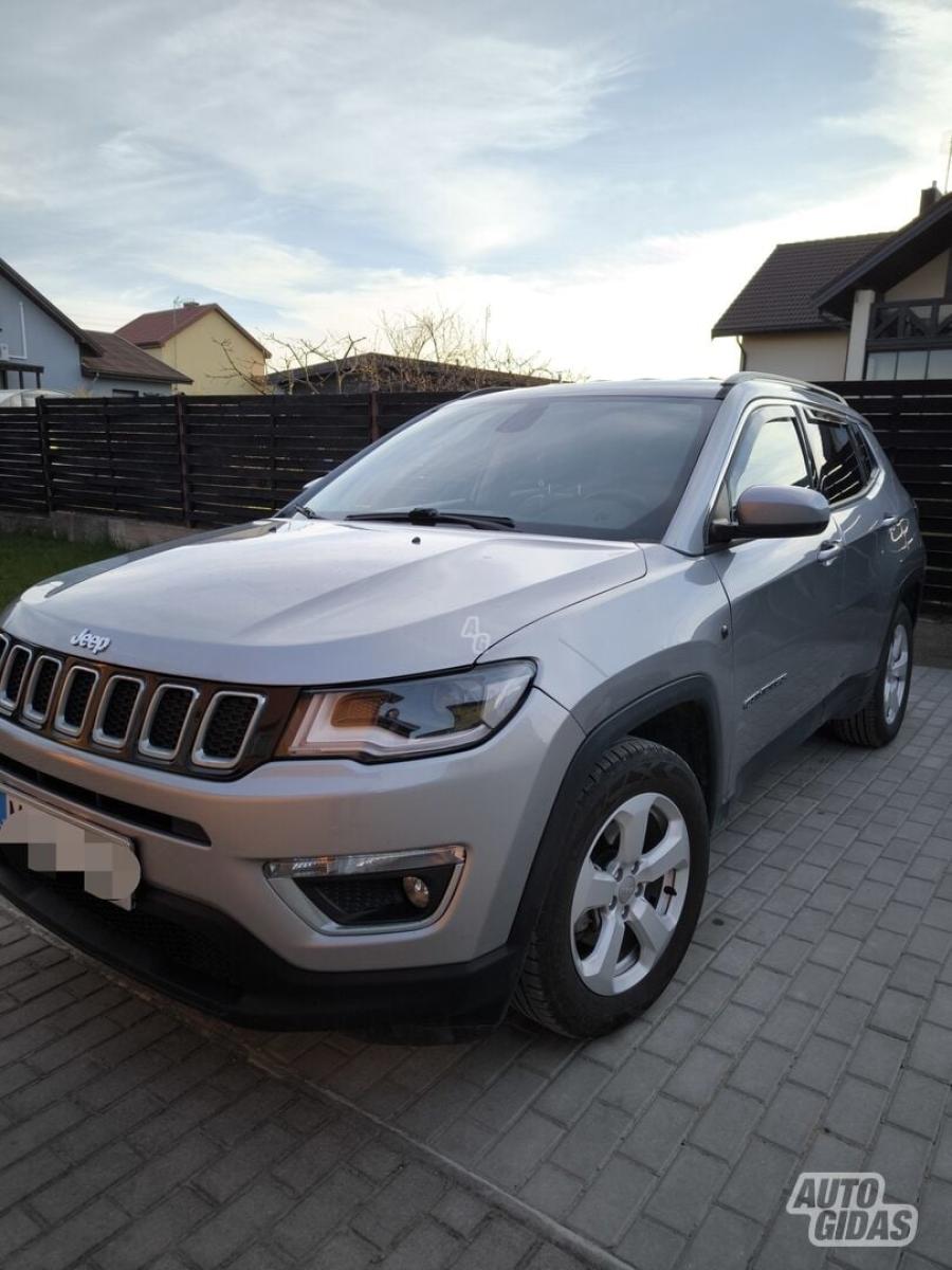 Pelēks Jeep Compass 2018 Klaipėda, ar dzinēja tilpumu 2.30 L un nobraukumu 88 tūkst. km par 13350 €, foto 3 vietnē AUTOMOTO.COM.LV