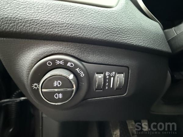 Pelēks Jeep Compass 2018 Rīga, ar dzinēja tilpumu 1.40 L un nobraukumu 0 tūkst. km par 10770 €, foto 9 vietnē AUTOMOTO.COM.LV