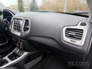 Grey Jeep Compass 2018 in Riga, with an engine capacity of 1.40 L and mileage of 0 thousand km for 10770 €, photo 17 on AUTOMOTO.COM.LV