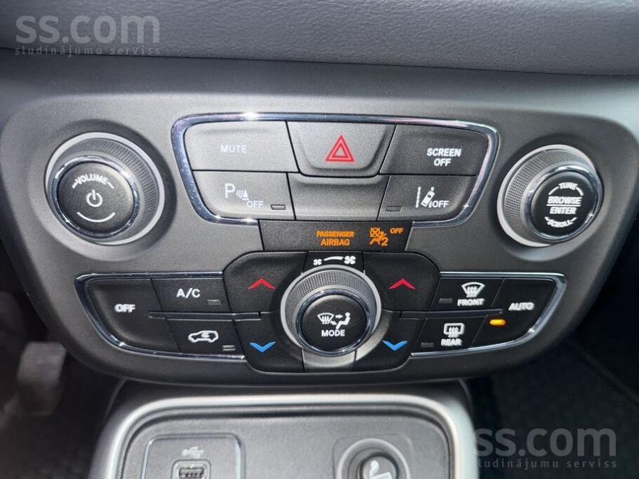 Grey Jeep Compass 2018 in Riga, with an engine capacity of 1.40 L and mileage of 0 thousand km for 10770 €, photo 26 on AUTOMOTO.COM.LV