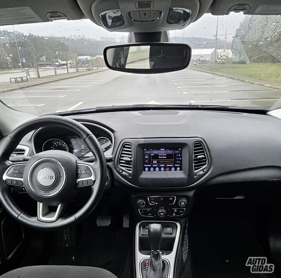 Grey Jeep Compass 2018 in Klaipeda, with an engine capacity of 2.40 L and mileage of 105 thousand km for 10700 €, photo 12 on AUTOMOTO.COM.LV