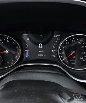 Grey Jeep Compass 2018 in Klaipeda, with an engine capacity of 2.40 L and mileage of 105 thousand km for 10700 €, photo 13 on AUTOMOTO.COM.LV