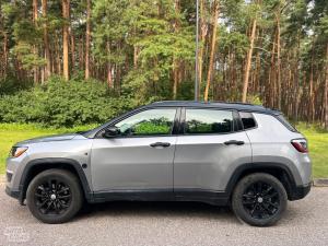 Pelēks Jeep Compass 2018 Klaipėda, ar dzinēja tilpumu 2.40 L un nobraukumu 105 tūkst. km par 10700 €, foto 6 vietnē AUTOMOTO.COM.LV