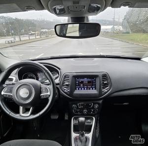 Pelēks Jeep Compass 2018 Klaipėda, ar dzinēja tilpumu 2.40 L un nobraukumu 105 tūkst. km par 10700 €, foto 12 vietnē AUTOMOTO.COM.LV