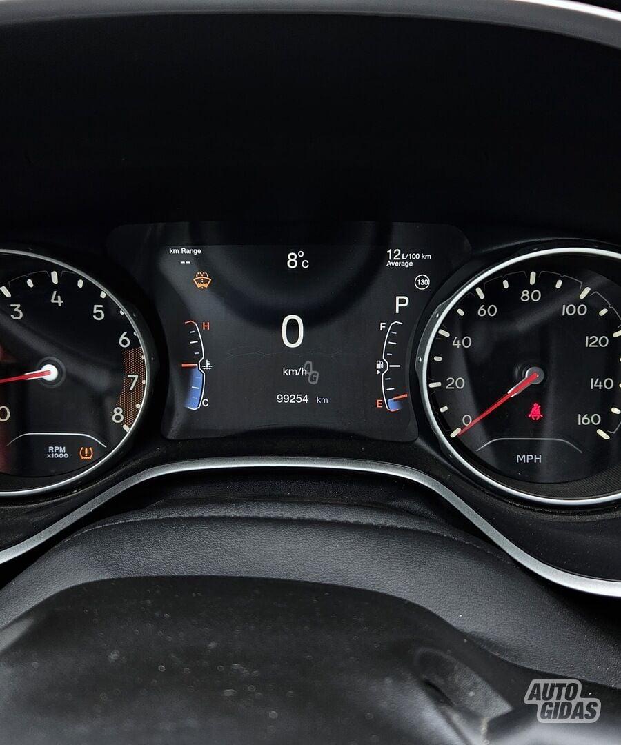 Pelēks Jeep Compass 2018 Klaipėda, ar dzinēja tilpumu 2.40 L un nobraukumu 105 tūkst. km par 10700 €, foto 13 vietnē AUTOMOTO.COM.LV