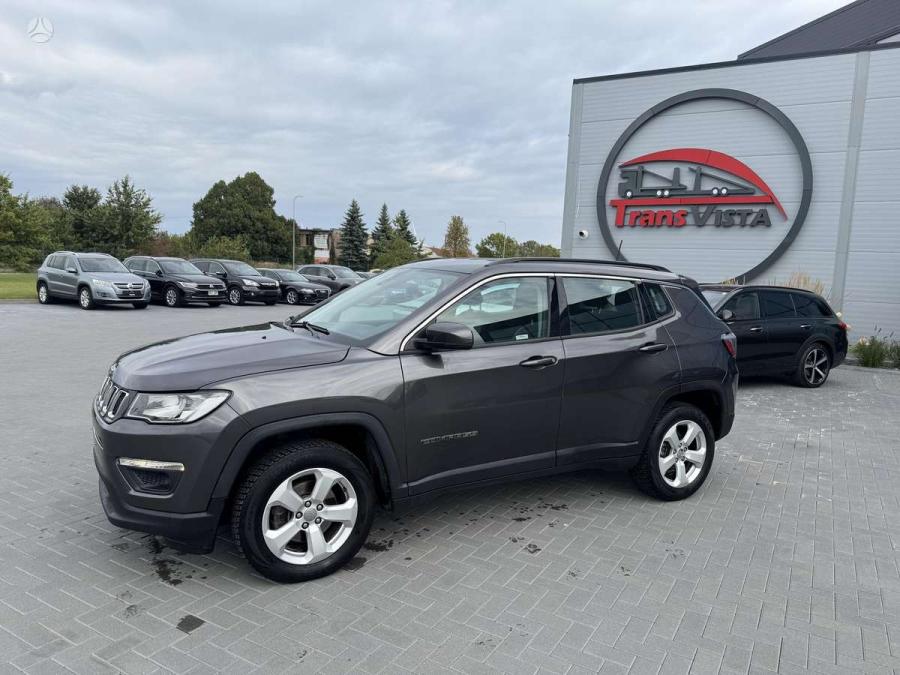 Grey Jeep Compass 2018 in Telschi, with an engine capacity of 1.96 L and mileage of 222 thousand km for 8800 €, photo 3 on AUTOMOTO.COM.LV