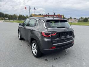 Grey Jeep Compass 2018 in Telschi, with an engine capacity of 1.96 L and mileage of 222 thousand km for 8800 €, photo 5 on AUTOMOTO.COM.LV