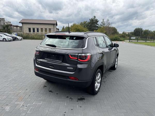 Grey Jeep Compass 2018 in Telschi, with an engine capacity of 1.96 L and mileage of 222 thousand km for 8800 €, photo 7 on AUTOMOTO.COM.LV