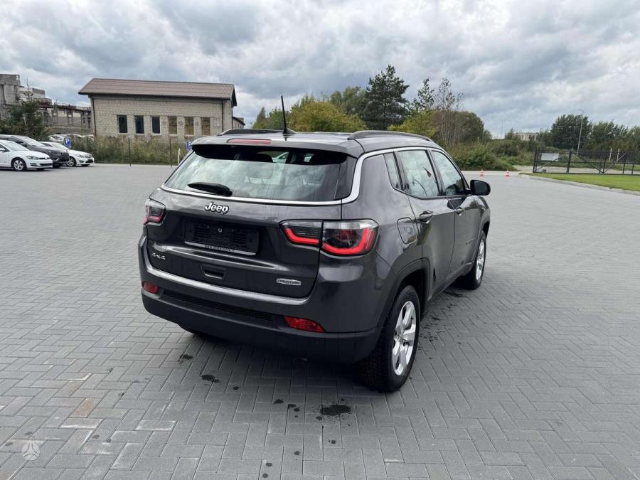 Grey Jeep Compass 2018 in Telschi, with an engine capacity of 1.96 L and mileage of 222 thousand km for 8800 €, photo 7 on AUTOMOTO.COM.LV