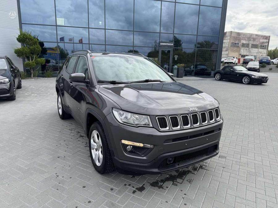 Grey Jeep Compass 2018 in Telschi, with an engine capacity of 1.96 L and mileage of 222 thousand km for 8800 €, photo 10 on AUTOMOTO.COM.LV