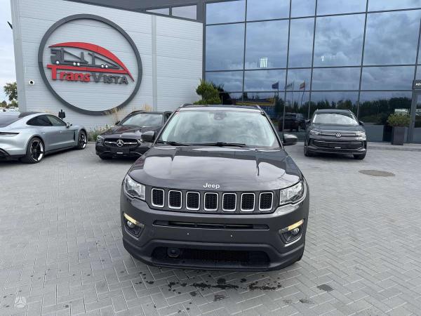 Grey Jeep Compass 2018 in Telschi, with an engine capacity of 1.96 L and mileage of 222 thousand km for 8800 €, photo 11 on AUTOMOTO.COM.LV