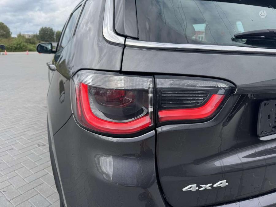 Grey Jeep Compass 2018 in Telschi, with an engine capacity of 1.96 L and mileage of 222 thousand km for 8800 €, photo 12 on AUTOMOTO.COM.LV
