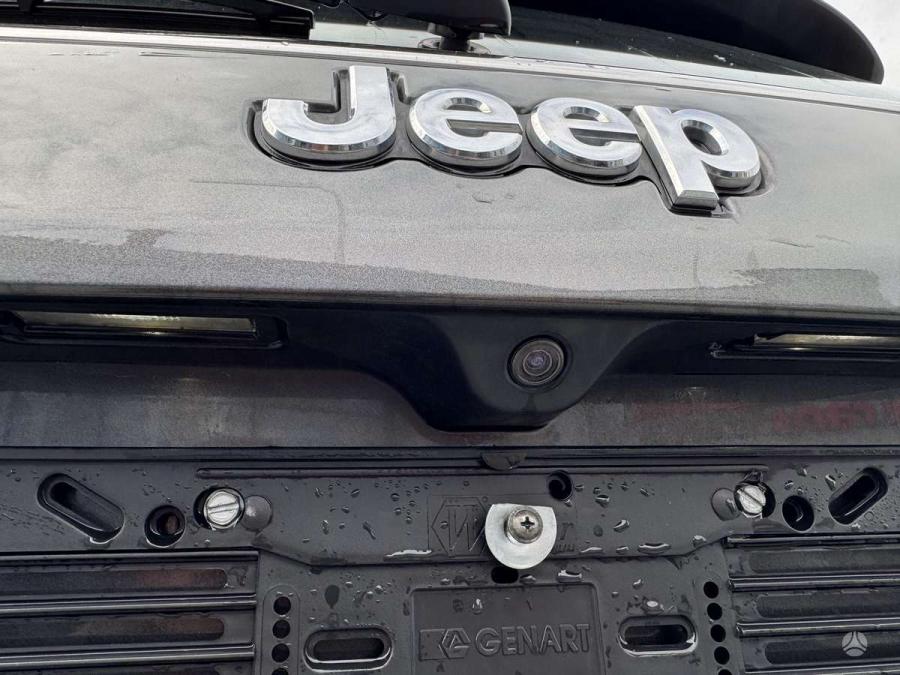 Grey Jeep Compass 2018 in Telschi, with an engine capacity of 1.96 L and mileage of 222 thousand km for 8800 €, photo 14 on AUTOMOTO.COM.LV