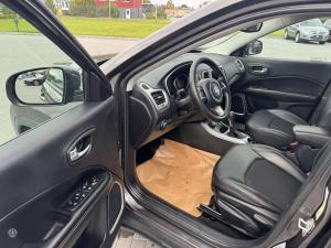 Grey Jeep Compass 2018 in Telschi, with an engine capacity of 1.96 L and mileage of 222 thousand km for 8800 €, photo 17 on AUTOMOTO.COM.LV