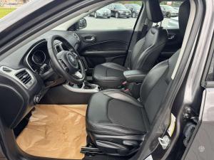 Grey Jeep Compass 2018 in Telschi, with an engine capacity of 1.96 L and mileage of 222 thousand km for 8800 €, photo 18 on AUTOMOTO.COM.LV