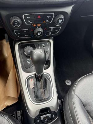 Grey Jeep Compass 2018 in Telschi, with an engine capacity of 1.96 L and mileage of 222 thousand km for 8800 €, photo 28 on AUTOMOTO.COM.LV
