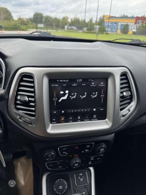 Grey Jeep Compass 2018 in Telschi, with an engine capacity of 1.96 L and mileage of 222 thousand km for 8800 €, photo 29 on AUTOMOTO.COM.LV