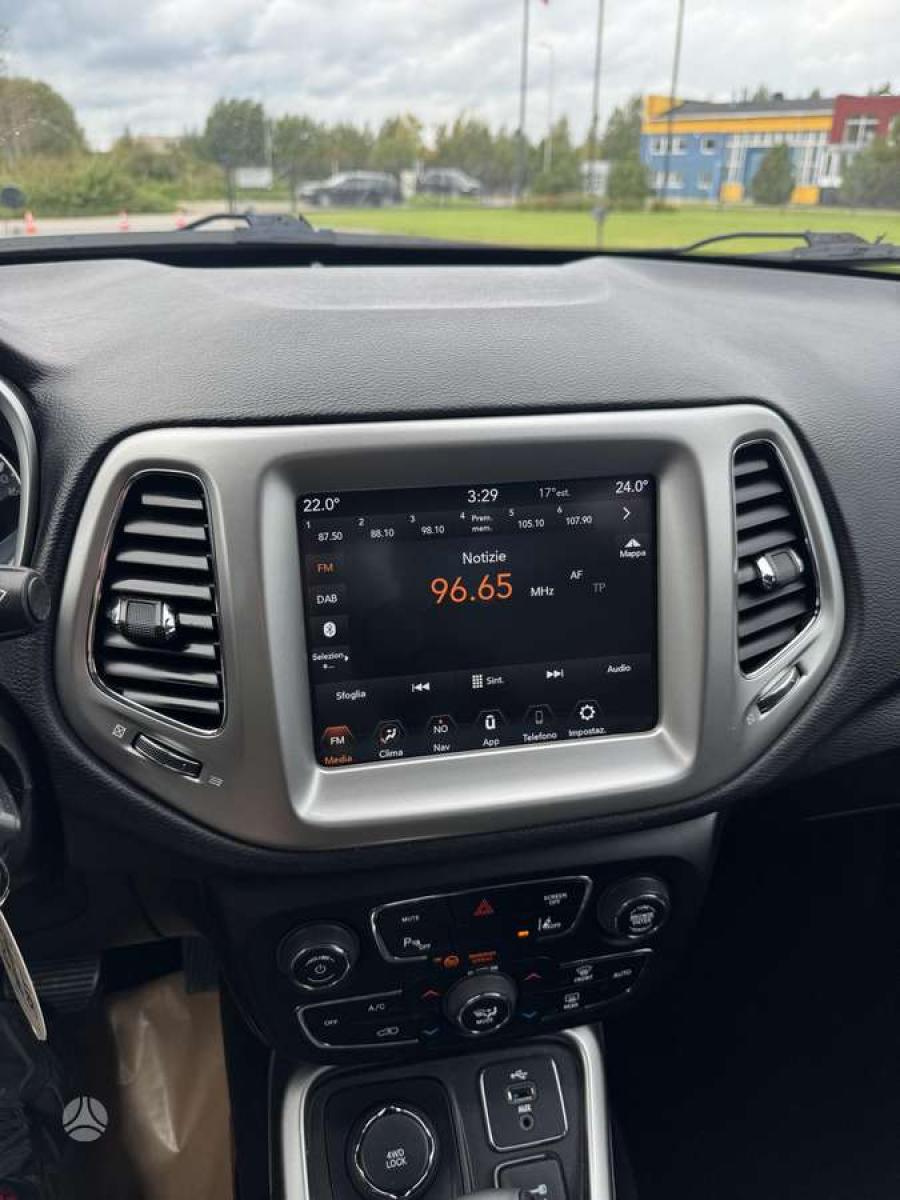 Grey Jeep Compass 2018 in Telschi, with an engine capacity of 1.96 L and mileage of 222 thousand km for 8800 €, photo 30 on AUTOMOTO.COM.LV