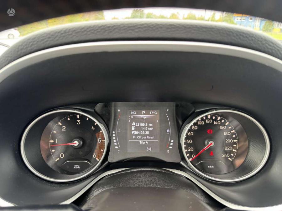 Grey Jeep Compass 2018 in Telschi, with an engine capacity of 1.96 L and mileage of 222 thousand km for 8800 €, photo 38 on AUTOMOTO.COM.LV