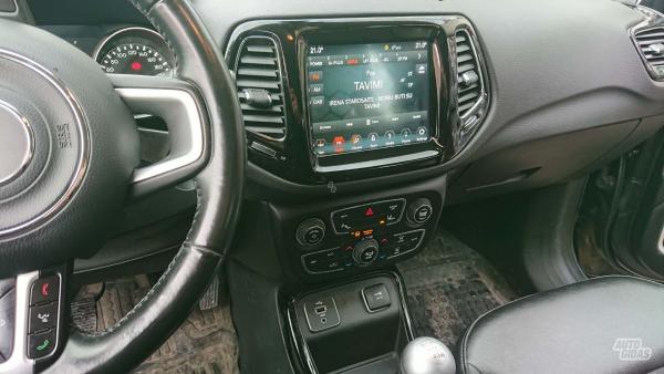 Pelēks Jeep Compass 2019 Panevēža, ar dzinēja tilpumu 1.40 L un nobraukumu 215 tūkst. km par 13300 €, foto 11 vietnē AUTOMOTO.COM.LV