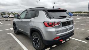 Pelēks Jeep Compass 2019 Viļņa, ar dzinēja tilpumu 2.40 L un nobraukumu 84 tūkst. km par 13700 €, foto 3 vietnē AUTOMOTO.COM.LV