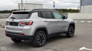 Pelēks Jeep Compass 2019 Viļņa, ar dzinēja tilpumu 2.40 L un nobraukumu 84 tūkst. km par 13700 €, foto 4 vietnē AUTOMOTO.COM.LV