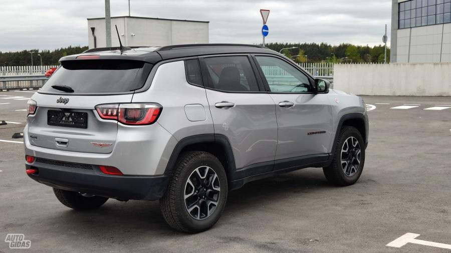 Pelēks Jeep Compass 2019 Viļņa, ar dzinēja tilpumu 2.40 L un nobraukumu 84 tūkst. km par 13700 €, foto 4 vietnē AUTOMOTO.COM.LV