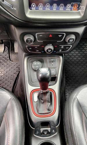 Pelēks Jeep Compass 2019 Viļņa, ar dzinēja tilpumu 2.40 L un nobraukumu 84 tūkst. km par 13700 €, foto 7 vietnē AUTOMOTO.COM.LV