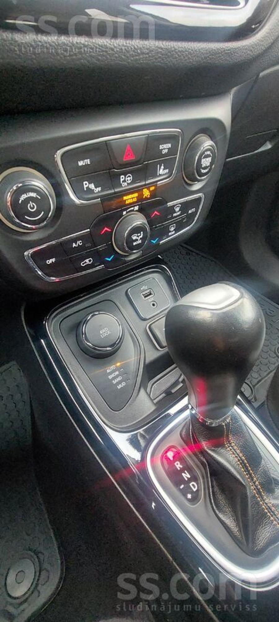 Pelēks Jeep Compass 2019 Rīga, ar dzinēja tilpumu 1.40 L un nobraukumu 206 tūkst. km par 12499 €, foto 12 vietnē AUTOMOTO.COM.LV