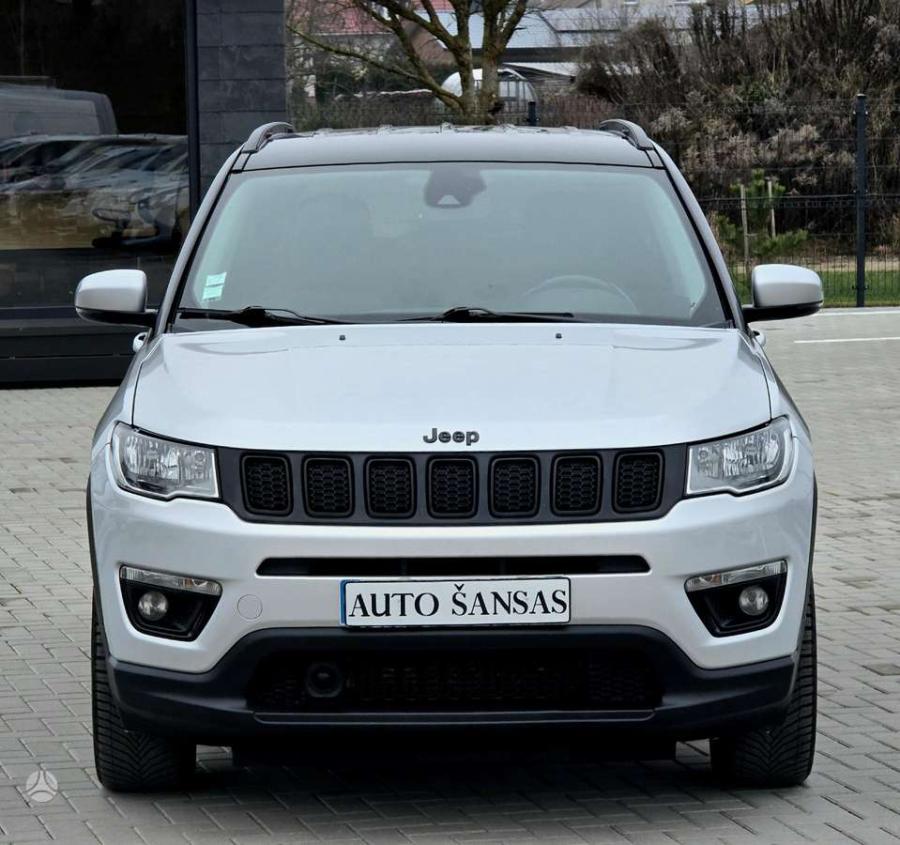 Grey Jeep Compass 2020 in Taurage, with an engine capacity of 1.60 L and mileage of 203 thousand km for 11800 €, photo 2 on AUTOMOTO.COM.LV