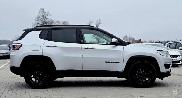 Grey Jeep Compass 2020 in Taurage, with an engine capacity of 1.60 L and mileage of 203 thousand km for 11800 €, photo 6 on AUTOMOTO.COM.LV