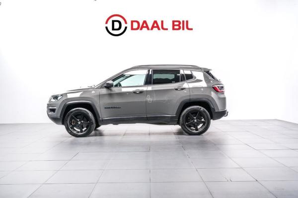 Grey Jeep Compass 2020 in Kaunas, with an engine capacity of 0.00 L and mileage of 70 thousand km for 25050 €, photo 1 on AUTOMOTO.COM.LV