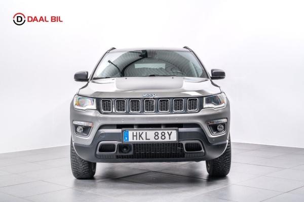Grey Jeep Compass 2020 in Kaunas, with an engine capacity of 0.00 L and mileage of 70 thousand km for 25050 €, photo 3 on AUTOMOTO.COM.LV