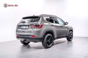 Grey Jeep Compass 2020 in Kaunas, with an engine capacity of 0.00 L and mileage of 70 thousand km for 25050 €, photo 4 on AUTOMOTO.COM.LV