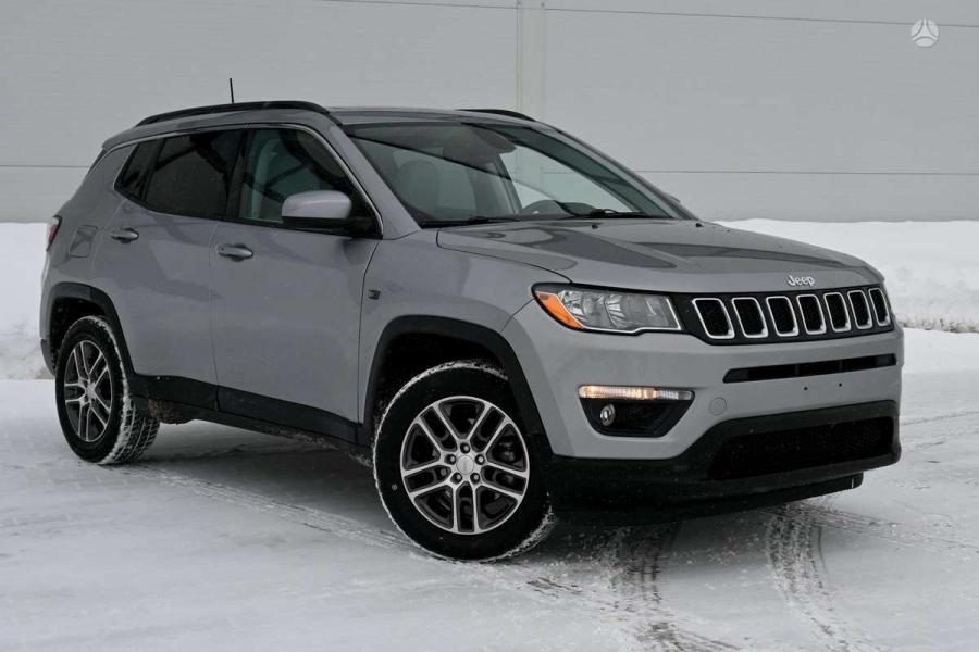 Pelēks Jeep Compass 2020 Kretinga, ar dzinēja tilpumu 2.36 L un nobraukumu 101 tūkst. km par 14299 €, foto 1 vietnē AUTOMOTO.COM.LV