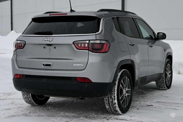 Pelēks Jeep Compass 2020 Kretinga, ar dzinēja tilpumu 2.36 L un nobraukumu 101 tūkst. km par 14299 €, foto 7 vietnē AUTOMOTO.COM.LV