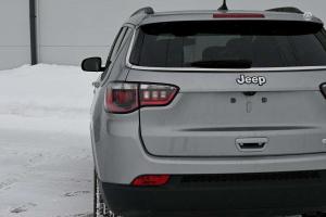 Grey Jeep Compass 2020 in Kretinga, with an engine capacity of 2.36 L and mileage of 101 thousand km for 14299 €, photo 10 on AUTOMOTO.COM.LV