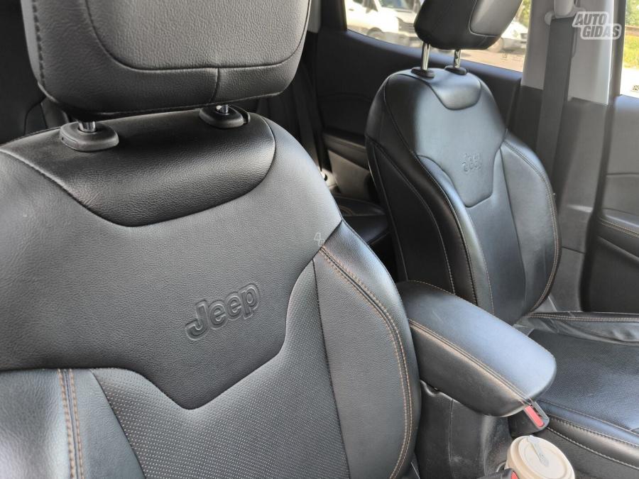 Pelēks Jeep Compass 2020 Jonava, ar dzinēja tilpumu 2.40 L un nobraukumu 26 tūkst. km par 19000 €, foto 6 vietnē AUTOMOTO.COM.LV